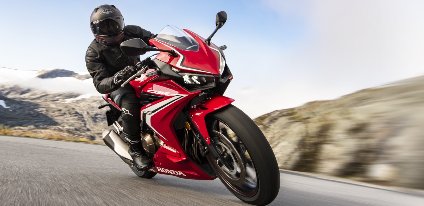 Baby Fireblade: La Honda CBR400R fue presentada en Japón - Motoblog.com