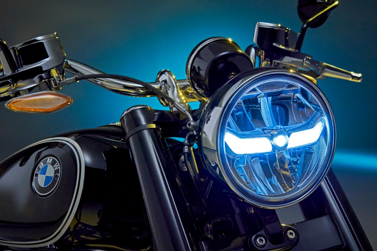 Ante los ojos de todo el mundo, BMW Motorrad presentó su nueva cruiser ...