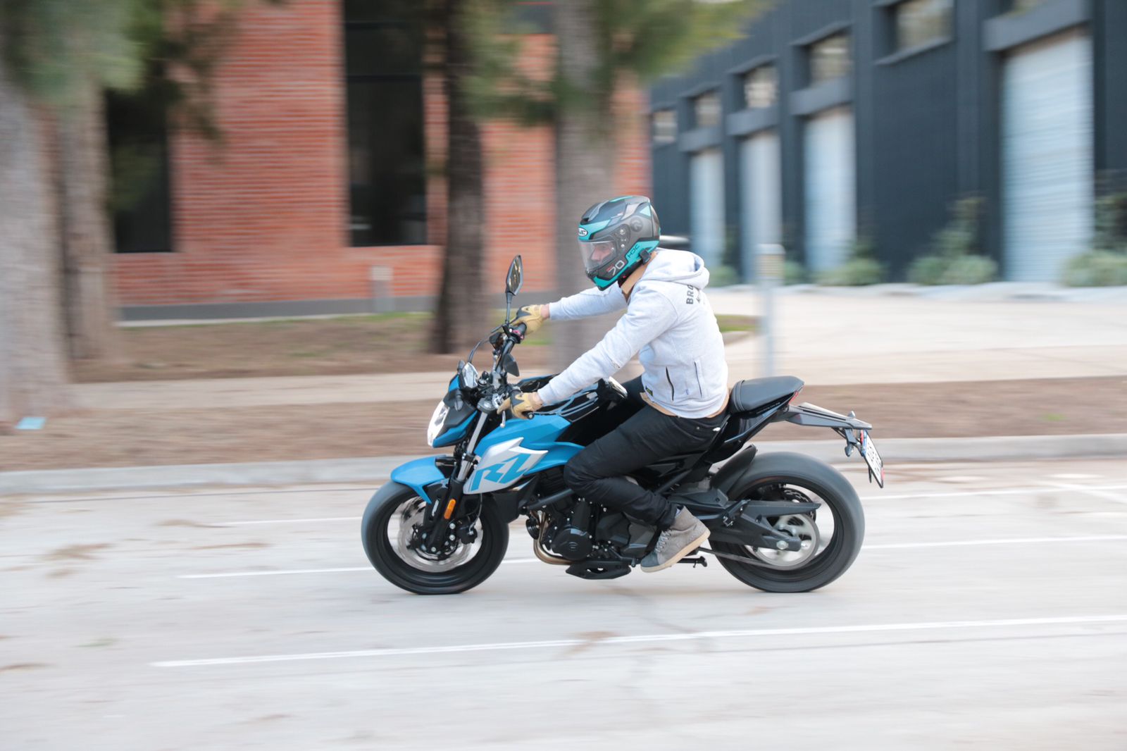 Test Ride: RZ400 CFMoto by Zanella - Motoblog.com