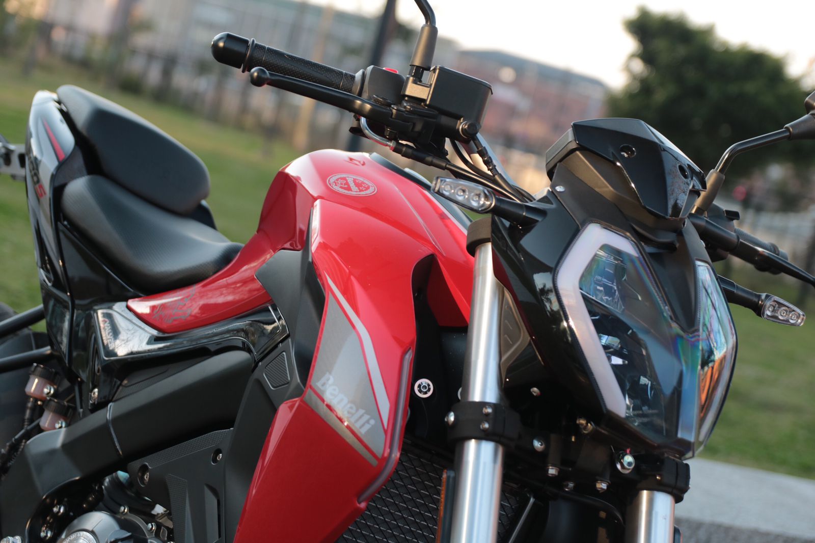 Test Ride: Benelli 180S - Motoblog.com