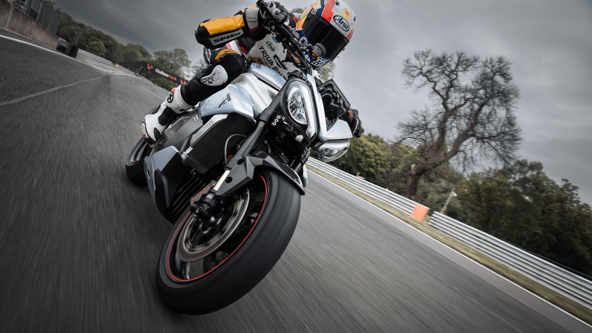 Triumph TE-1: Se carga en 20 minutos y entrega 177 hp y 108 Nm de ...