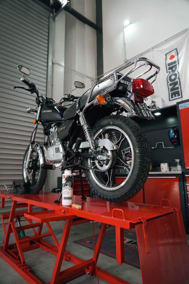 Test Ride: Suzuki GN 125 F - Motoblog.com