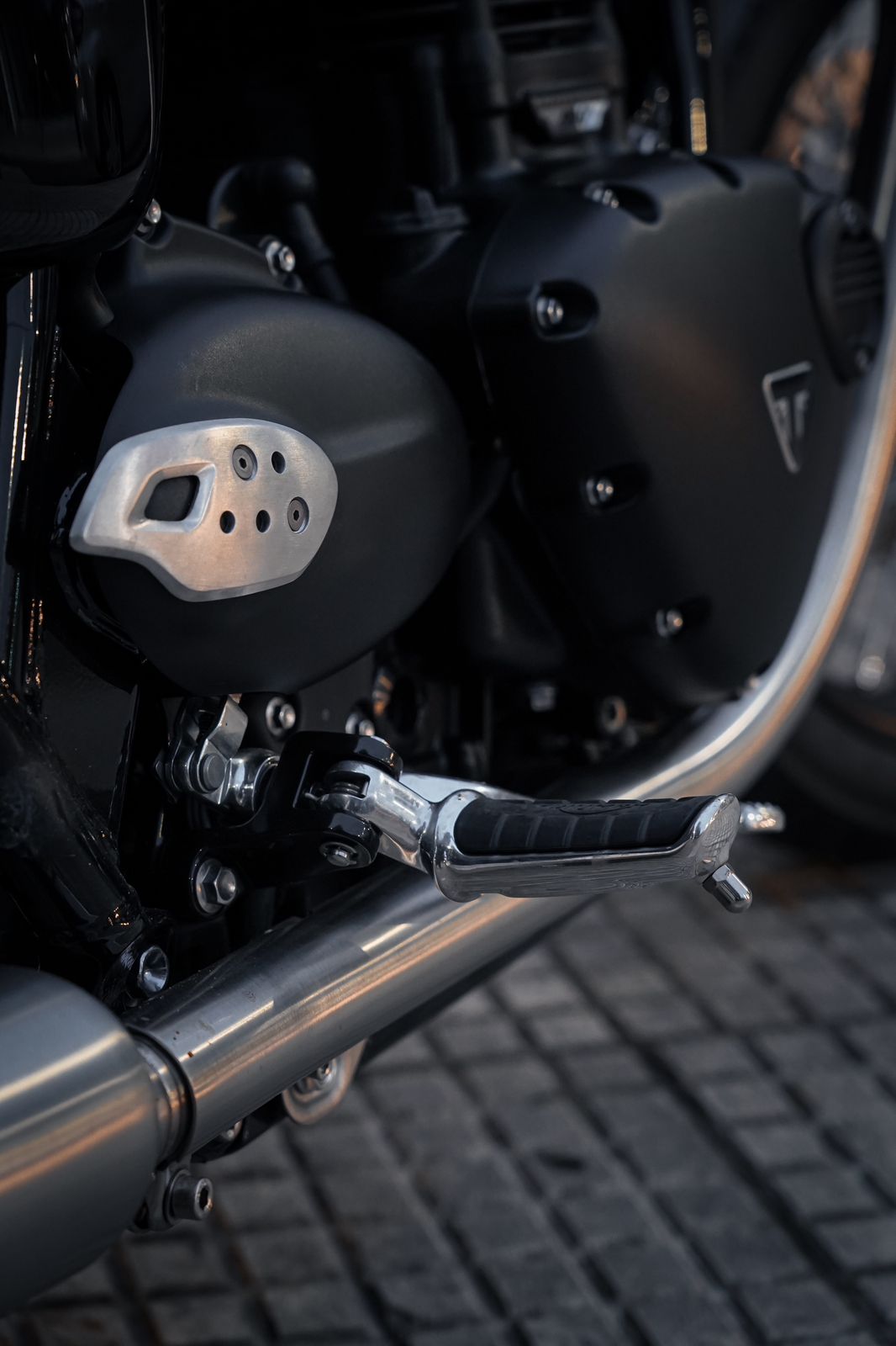 Test Ride: Triumph Bonneville T100 - Motoblog.com