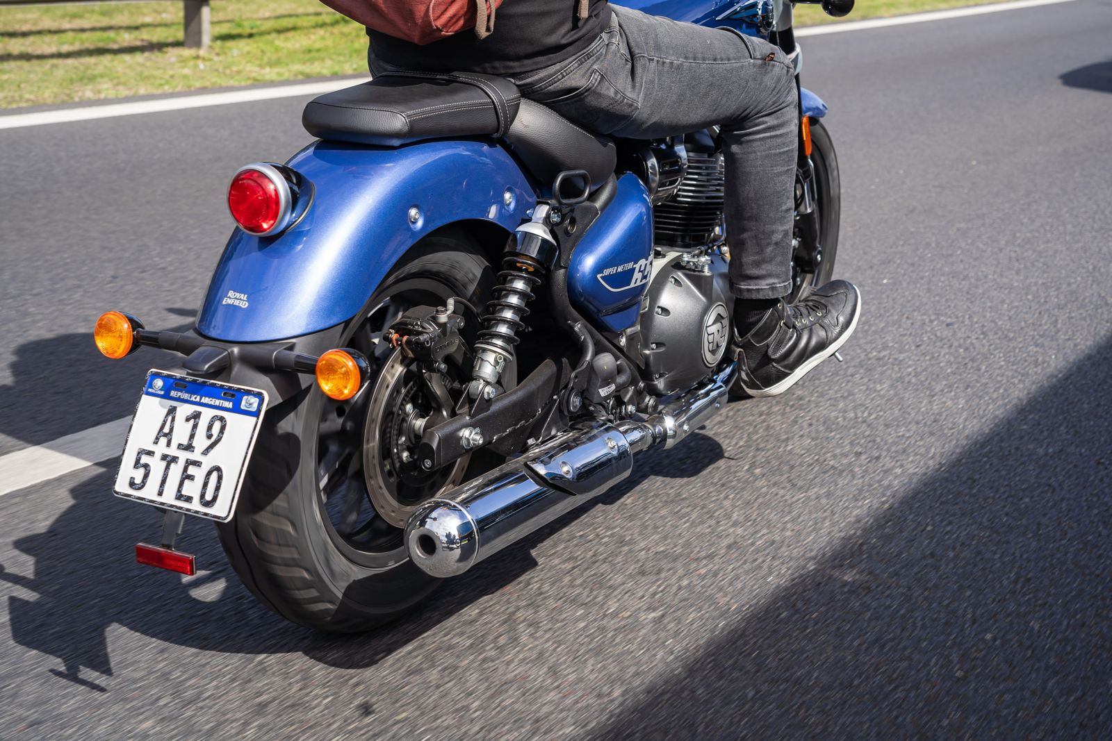 Test Ride: Royal Enfield Super Meteor 650 - Motoblog.com