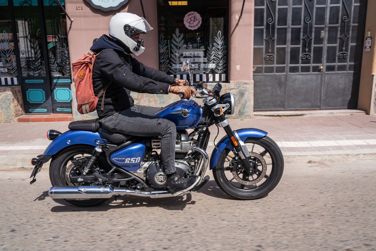 Test Ride: Royal Enfield Super Meteor 650 - Motoblog.com