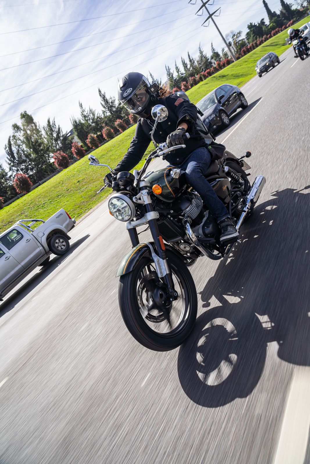 Test Ride: Royal Enfield Super Meteor 650 - Motoblog.com