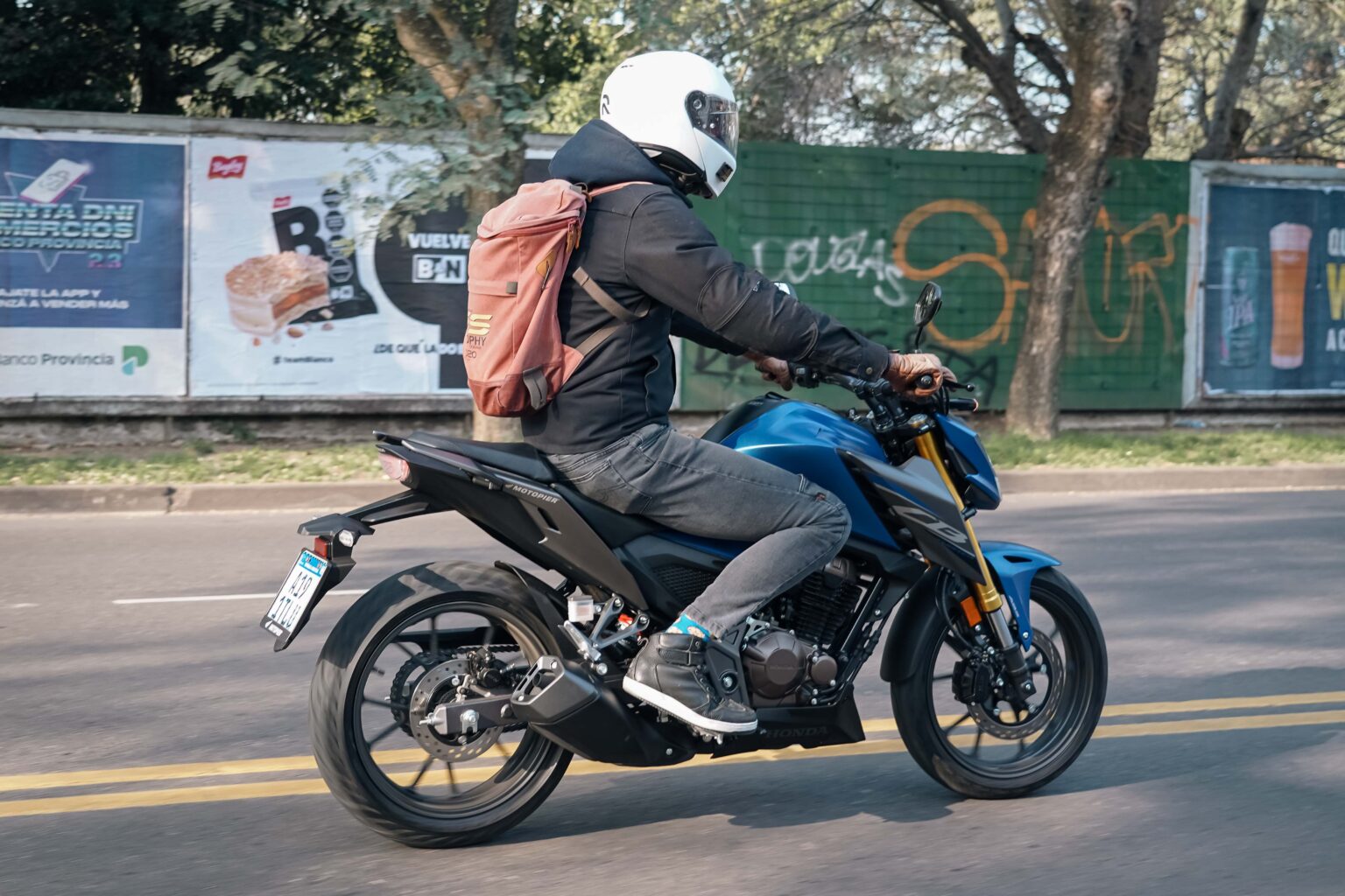 Test Ride: Honda CB300F Twister - Motoblog.com
