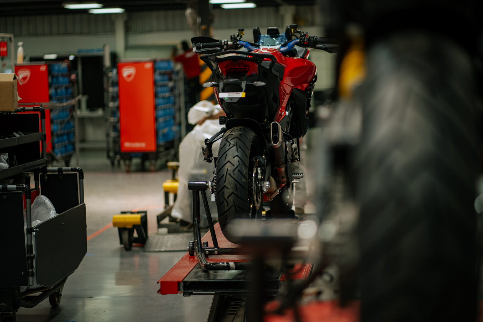 Lanzamiento Multistrada V2 y V2S y Visita a la planta de Ducati ...