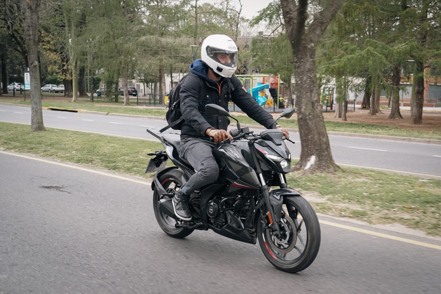 Test Ride: Bajaj Rouser N250 - Motoblog.com