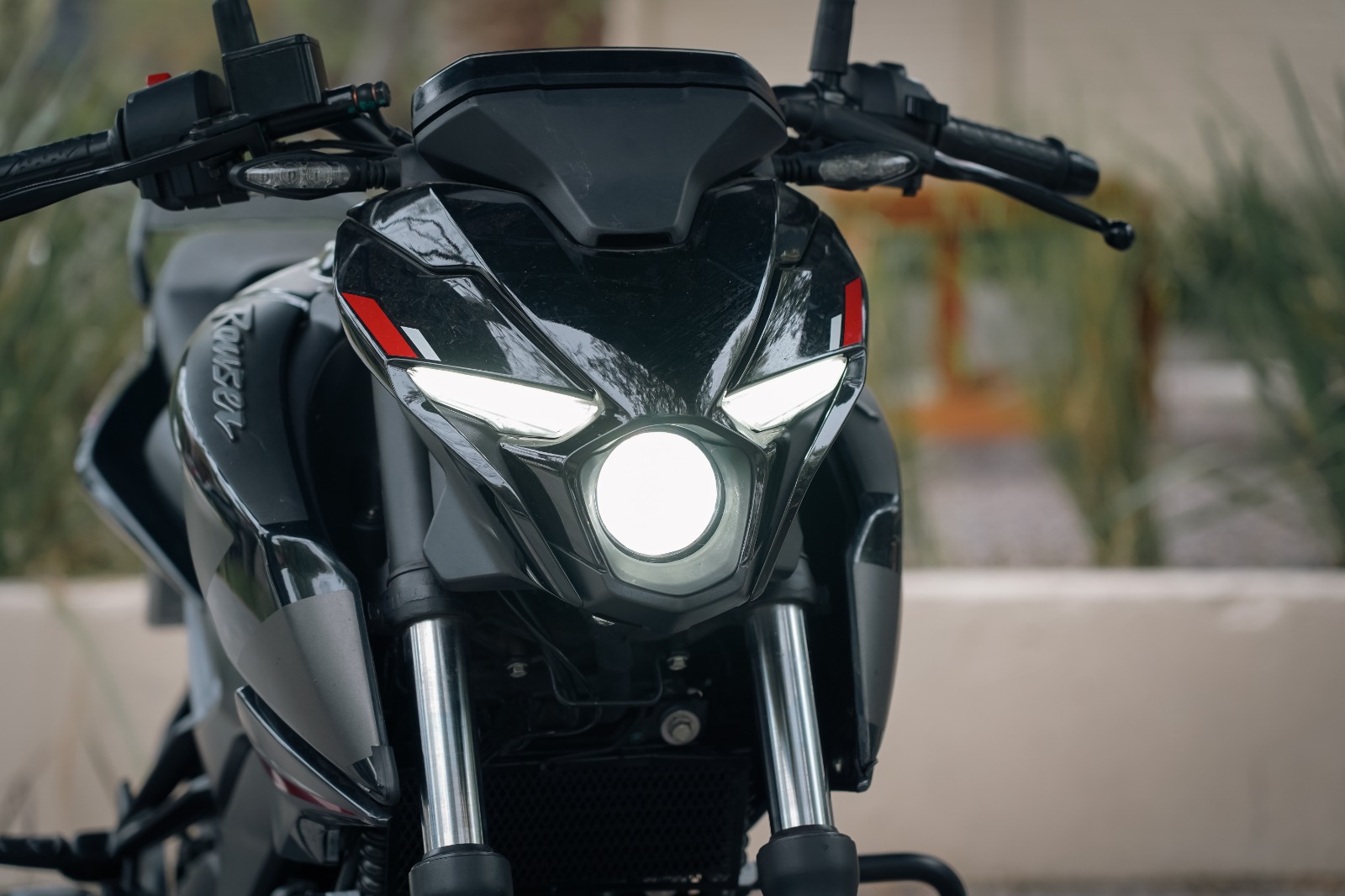 Test Ride: Bajaj Rouser N250 - Motoblog.com