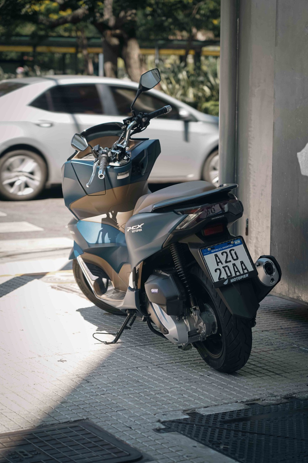 Test Ride: Honda PCX 160 - Motoblog.com