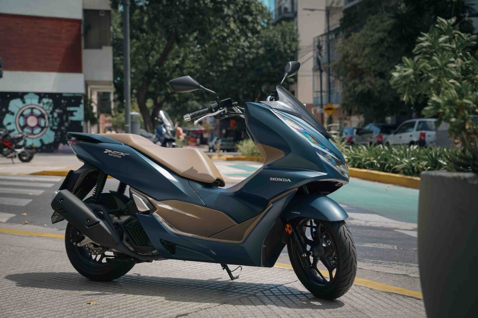 Test Ride: Honda PCX 160 - Motoblog.com