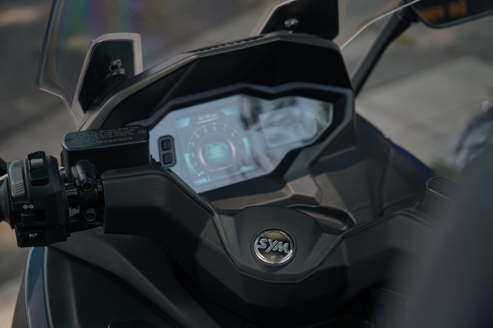 Test Ride: Sym Maxsym TL 508 - Motoblog.com