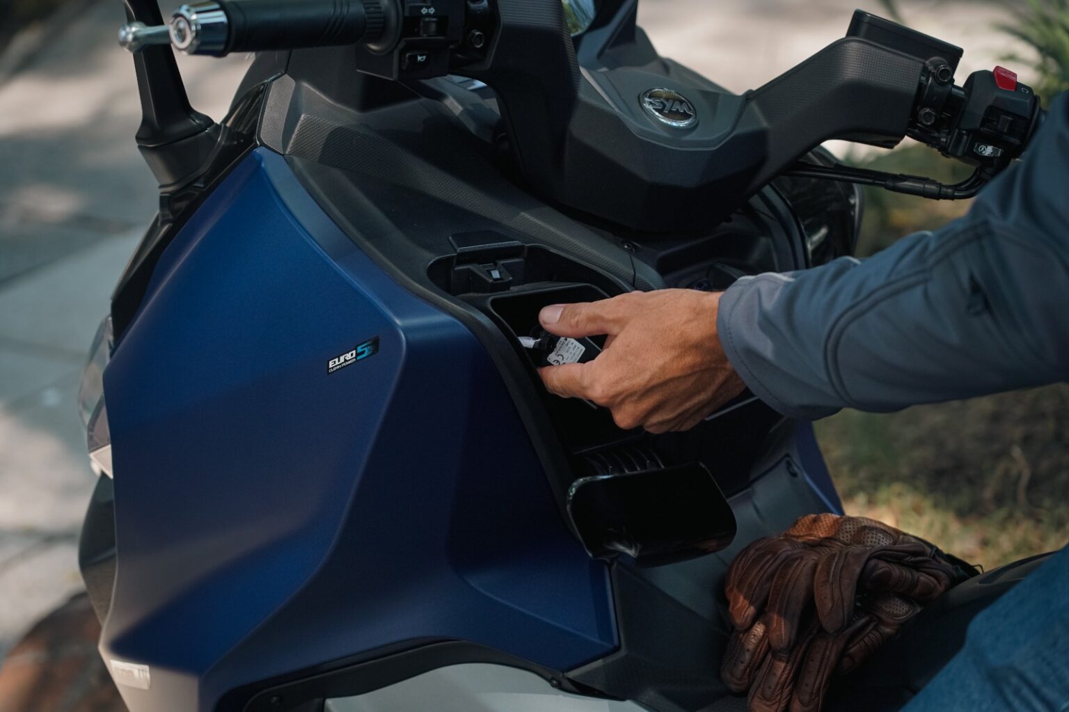 Test Ride: Sym Maxsym TL 508 - Motoblog.com