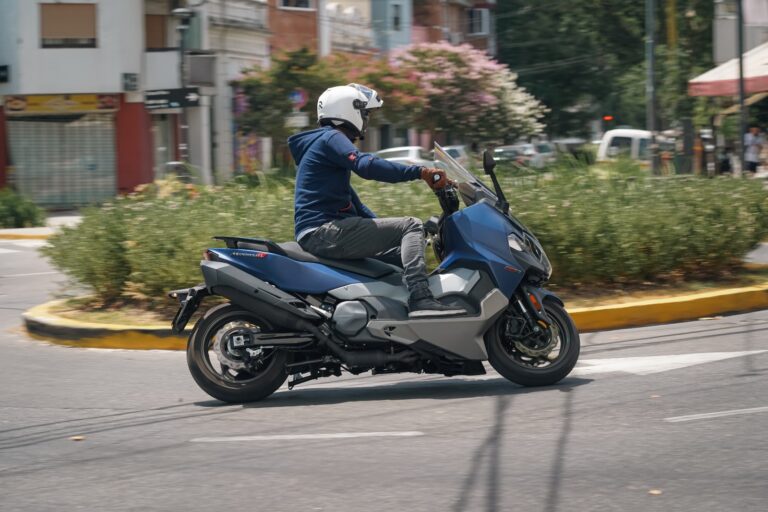 Test Ride: Sym Maxsym TL 508 - Motoblog.com