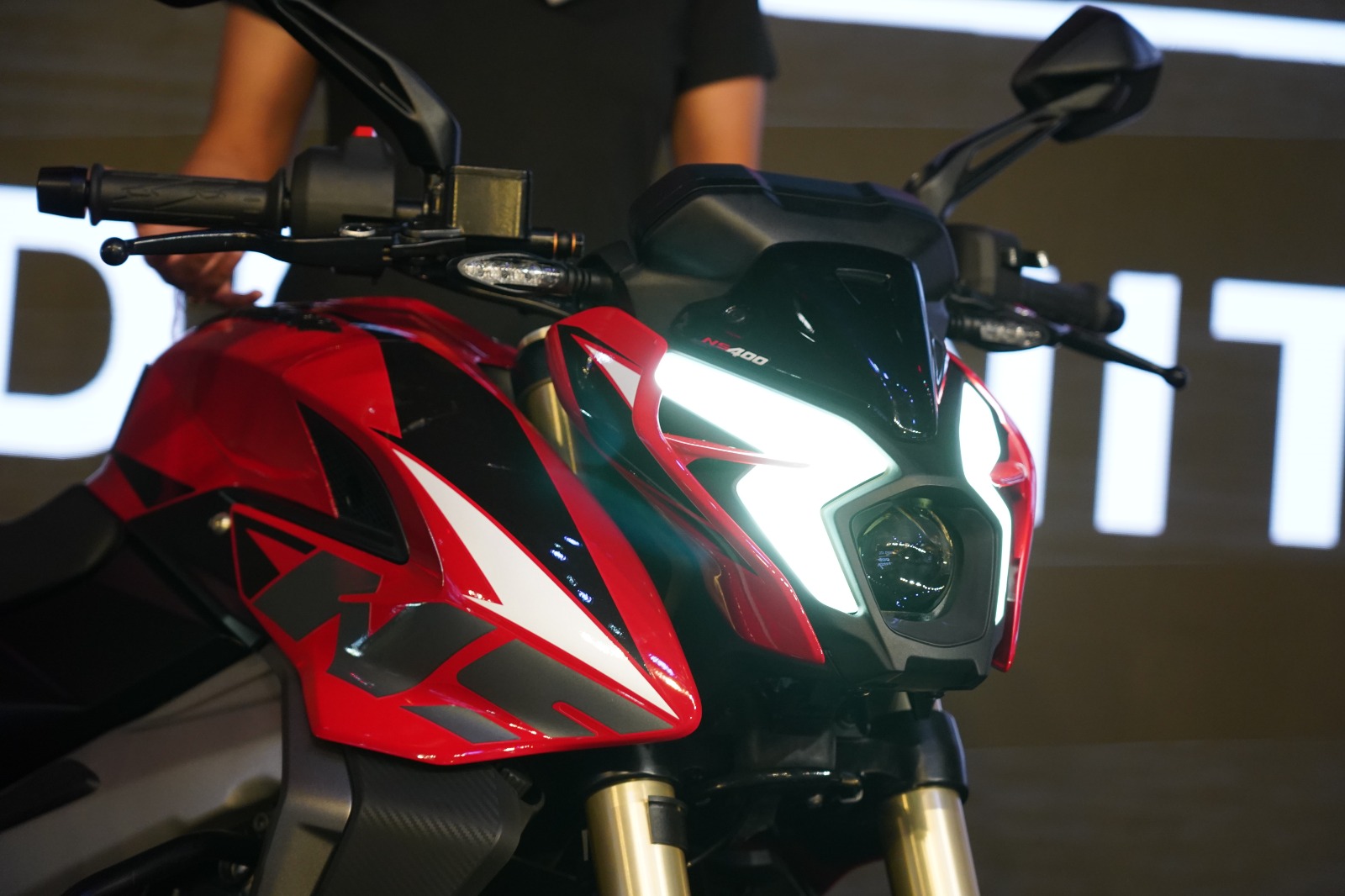 ¿Le alcanzará a Bajaj con la nueva NS400Z para destronar a la Twister ...