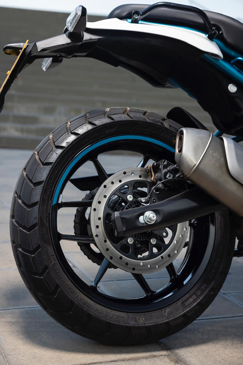 Lanzamiento: Royal Enfield GRR 450 - Motoblog.com