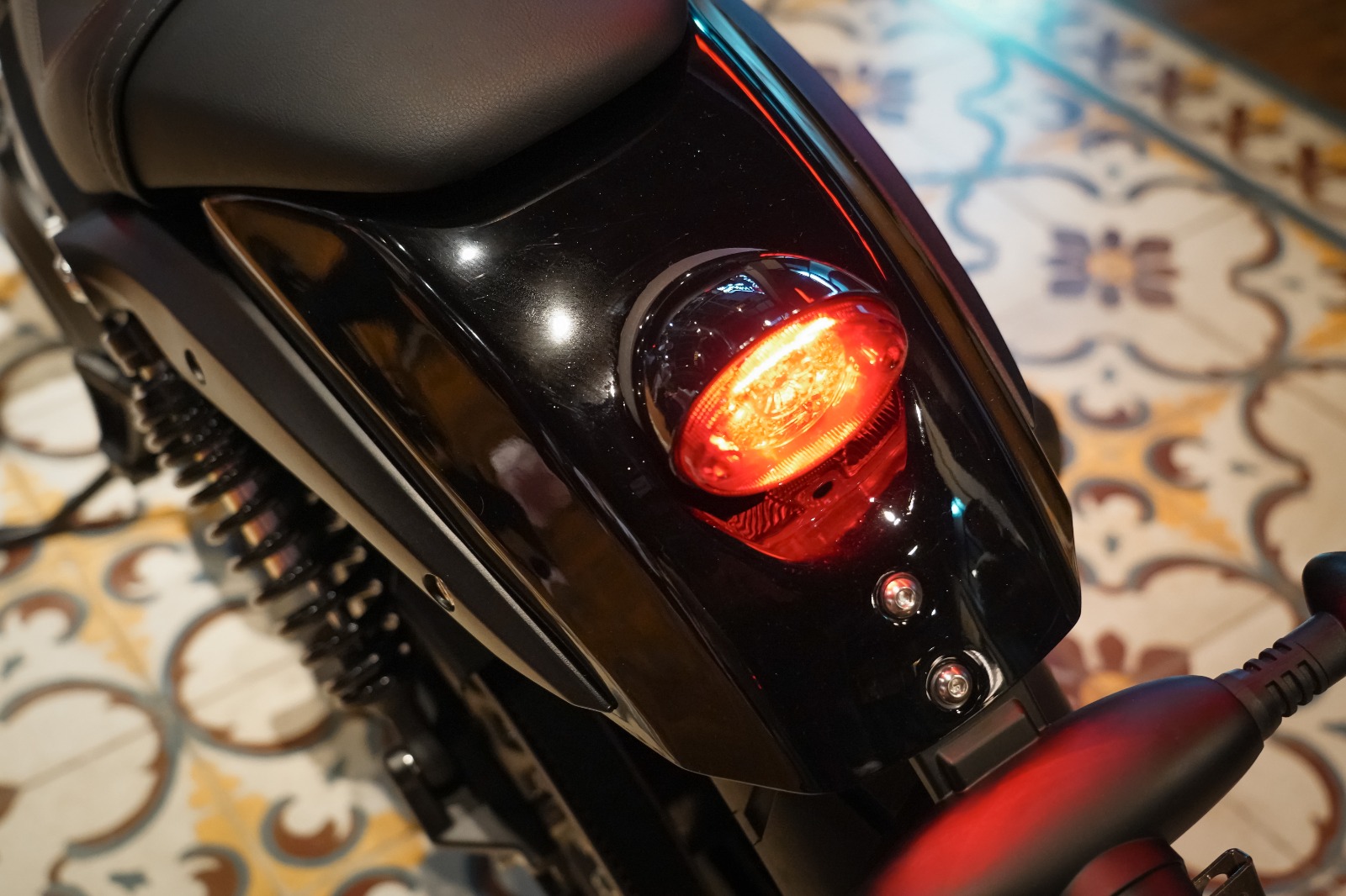 Llegó la custom: Keeway presentó anoche la V302C, que ya está ...