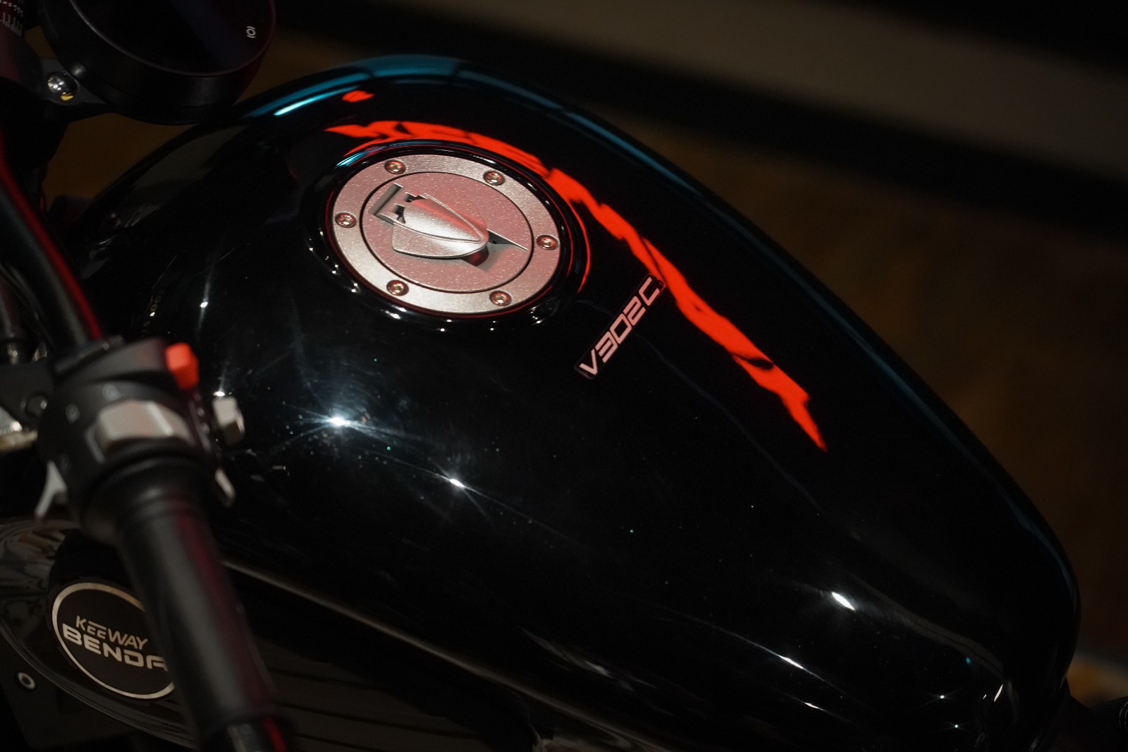 Llegó la custom: Keeway presentó anoche la V302C, que ya está ...