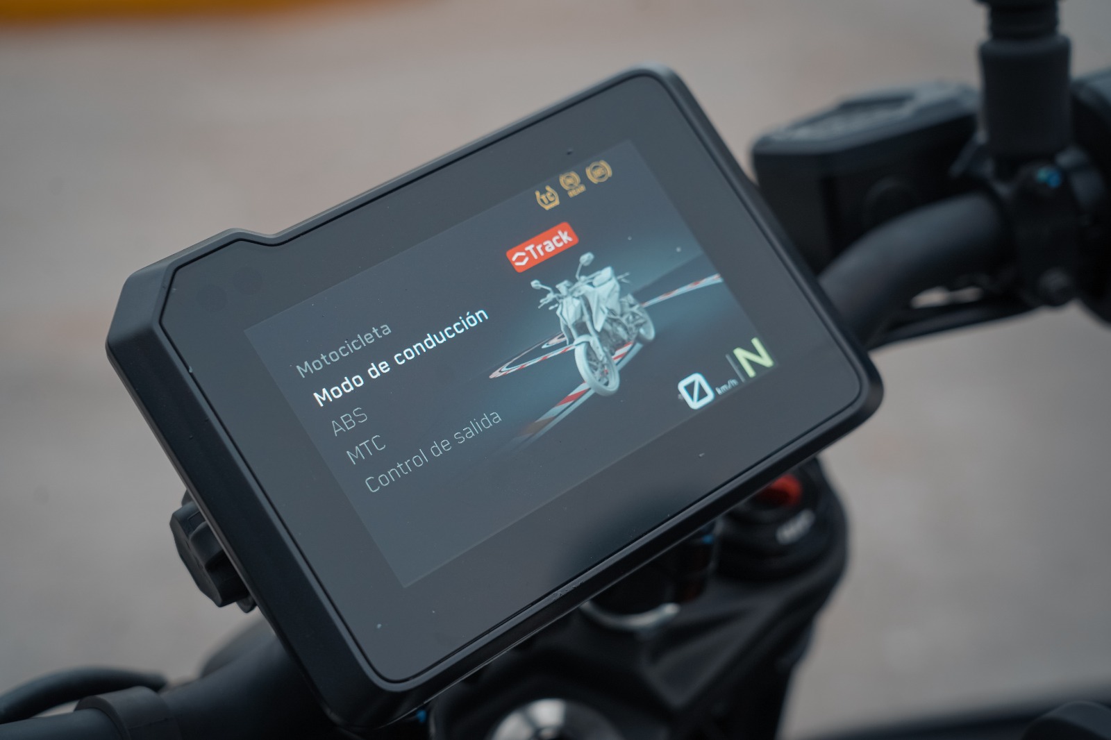 Test ride: KTM 390 Duke (G3) - Motoblog.com