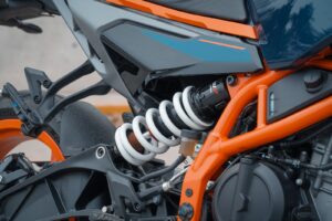 Test ride: KTM 390 Duke (G3) - Motoblog.com