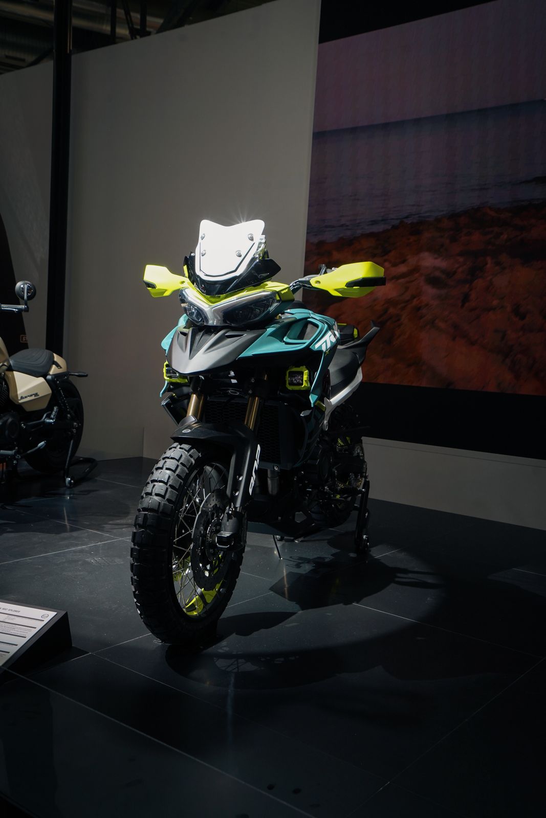 EICMA 2024: La estrella de Benelli en Milán fue la TRK 902 Explorer ...