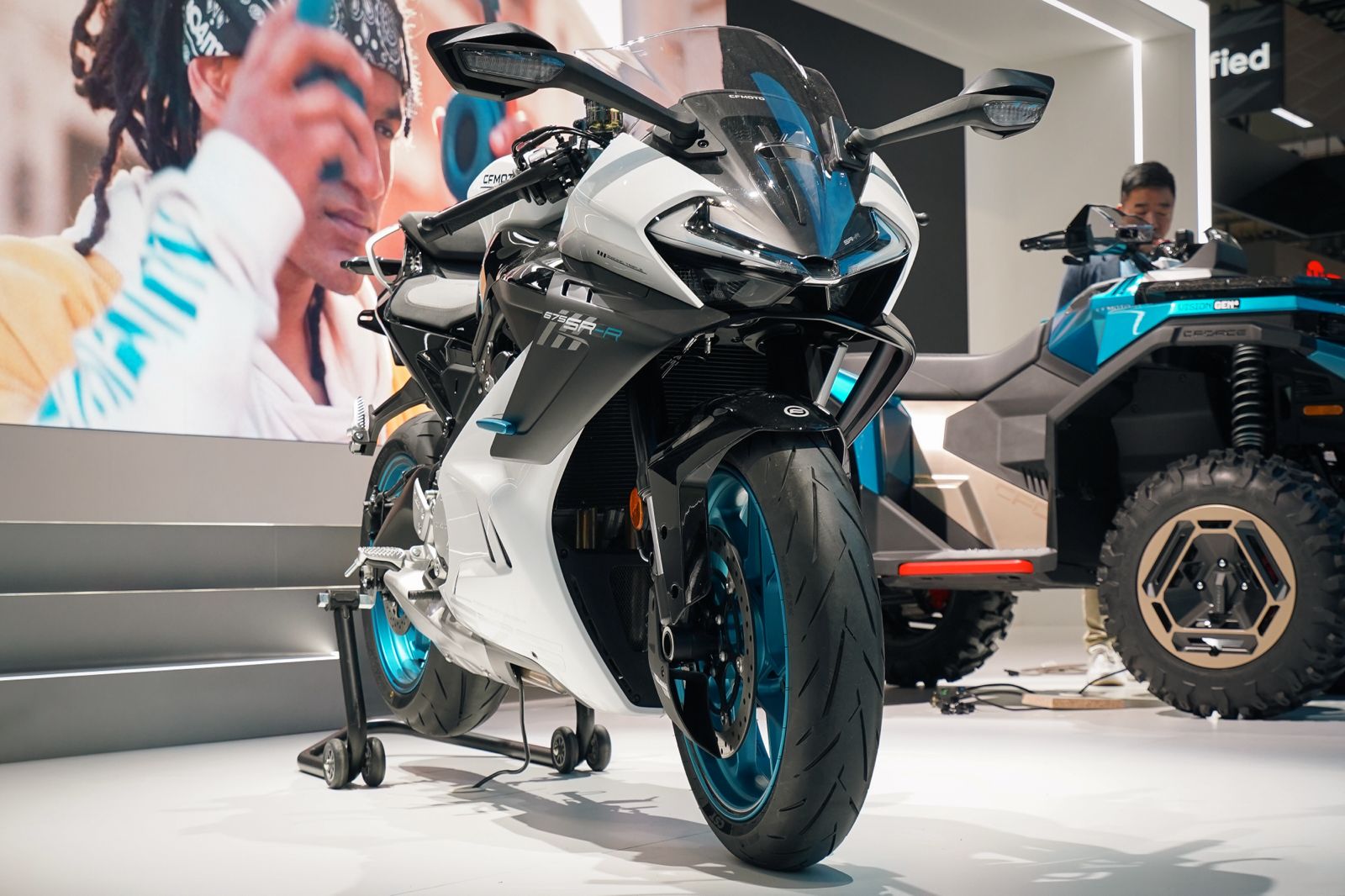 De un V4 superpotente a una motocross eléctrica, todas las novedades de CFMOTO en EICMA 2024 ...