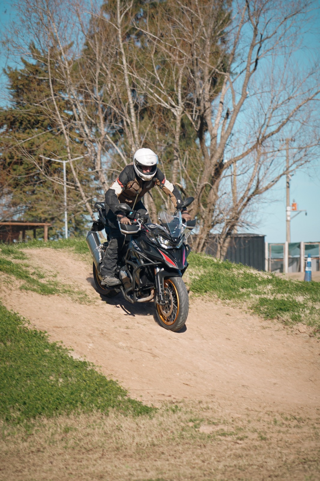 Test ride: QJMOTOR SRT 800SX - Motoblog.com