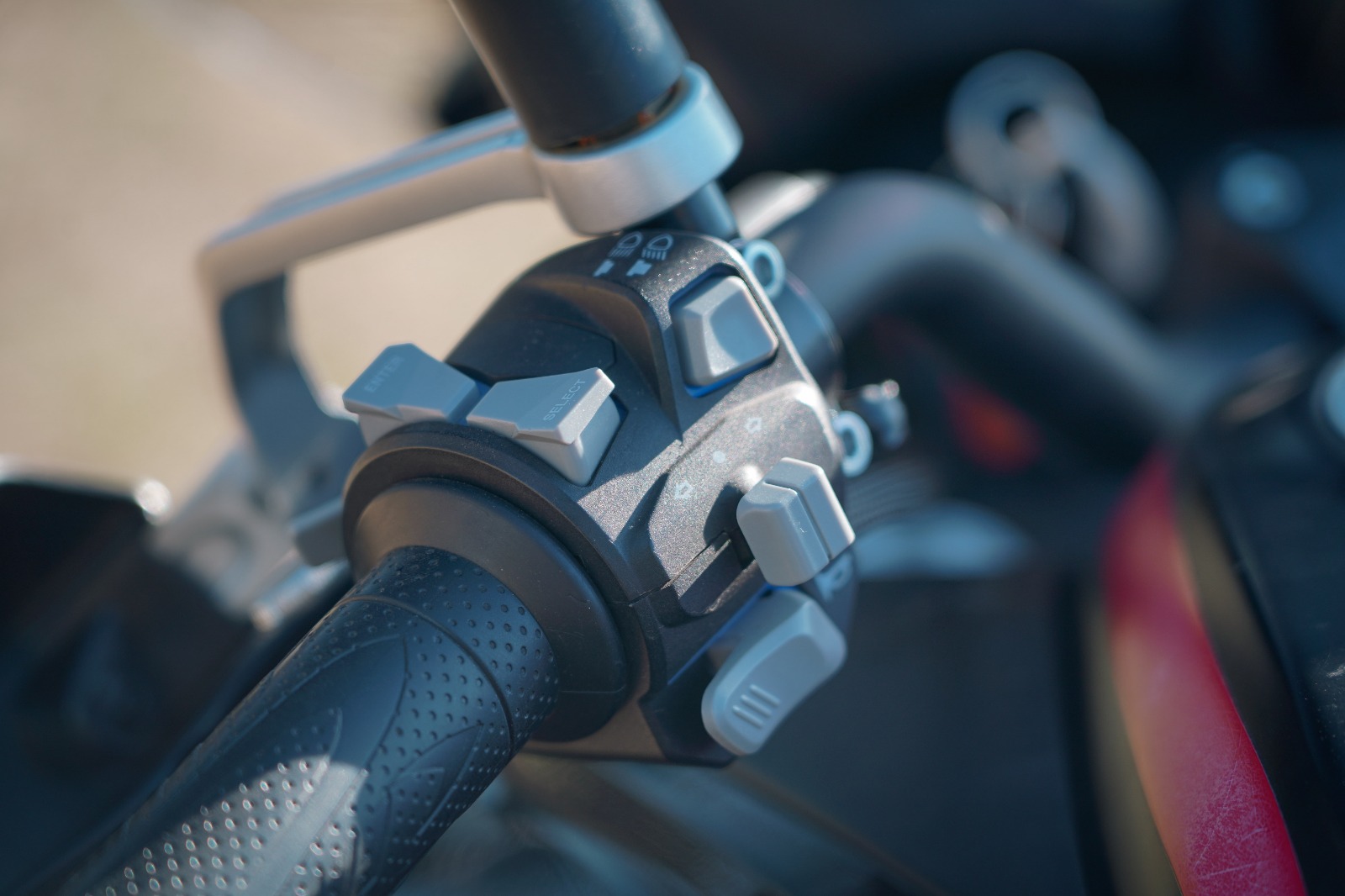Test ride: QJMOTOR SRT 800SX - Motoblog.com