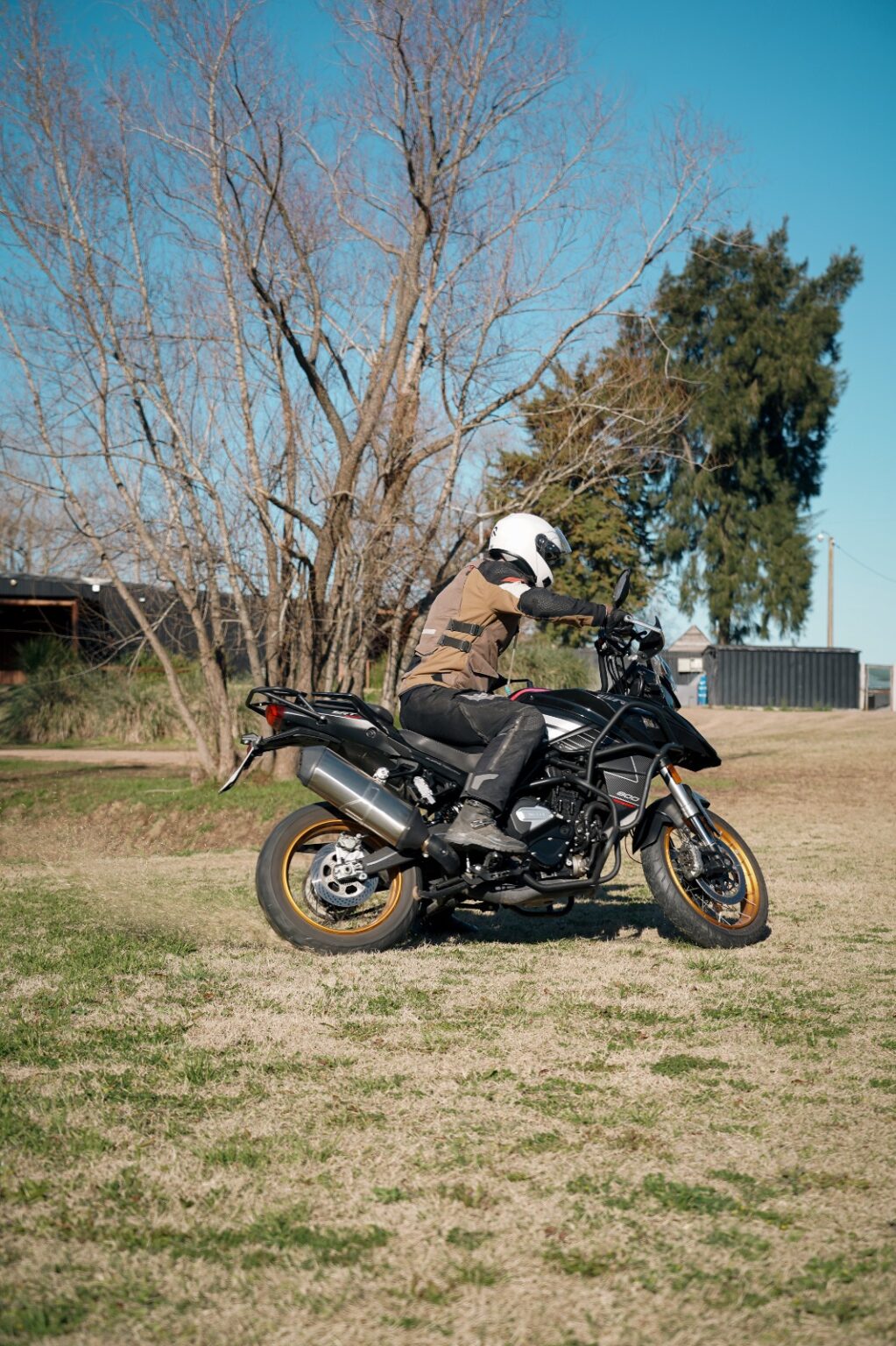 Test ride: QJMOTOR SRT 800SX - Motoblog.com