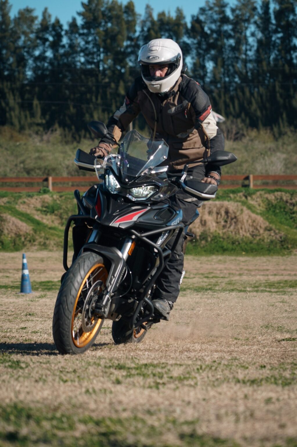Test ride: QJMOTOR SRT 800SX - Motoblog.com
