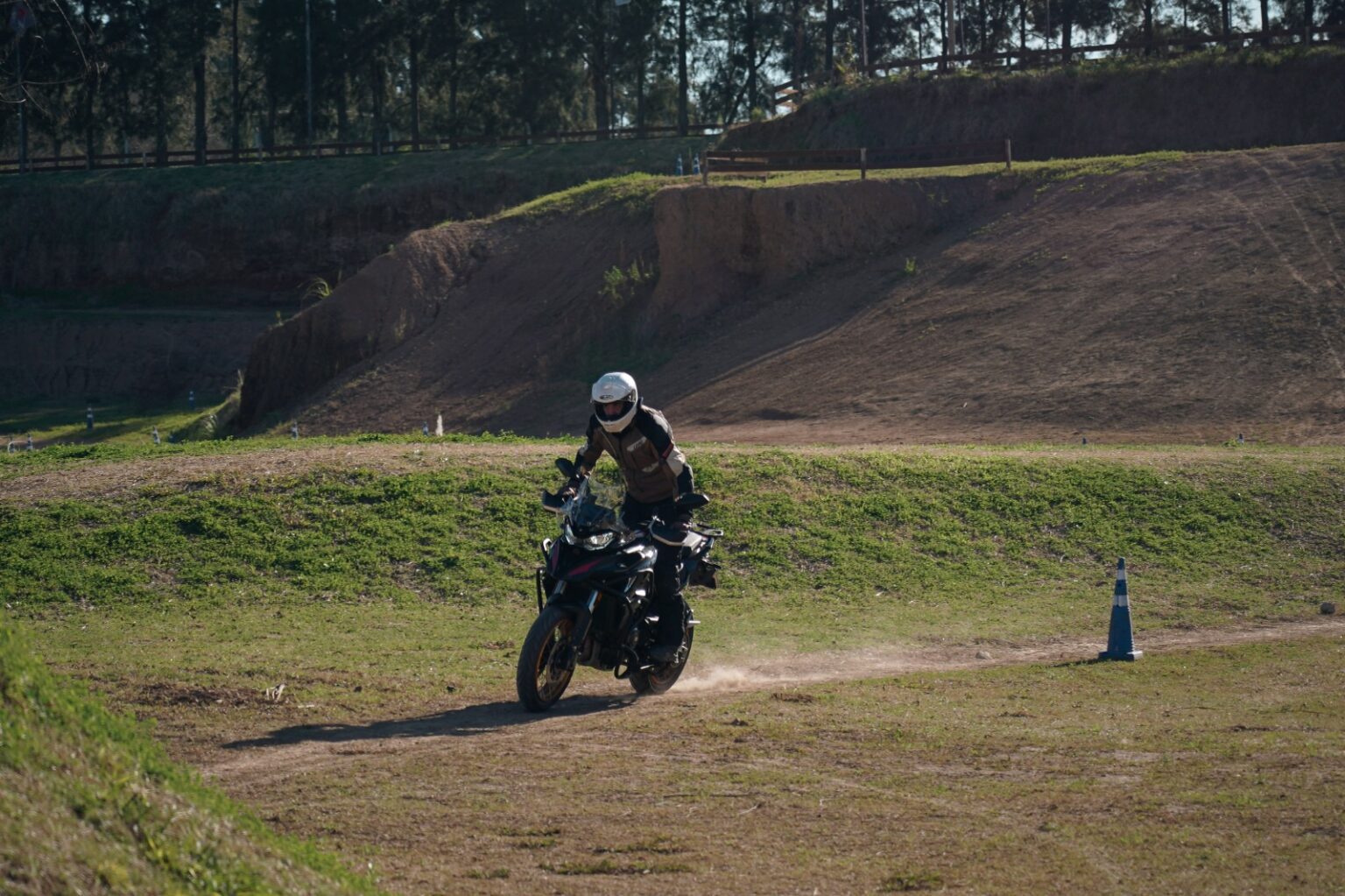 Test ride: QJMOTOR SRT 800SX - Motoblog.com