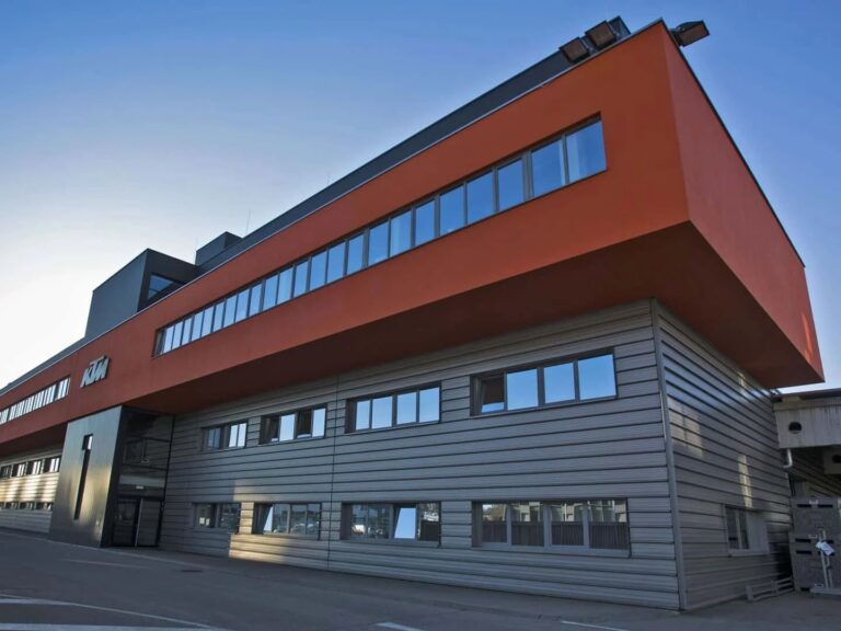 Bajaj ajusta las tuercas: recorta 500 empleos en KTM y contrata a un ...